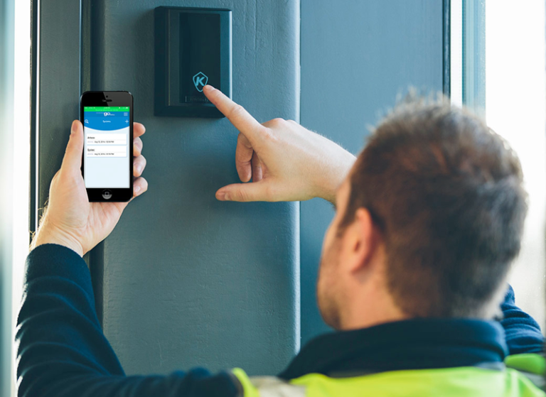 La nueva aplicación Go Pass de EntraPass permite el control de accesos ...