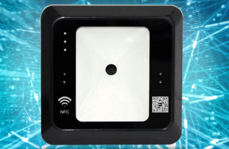 Nuevo lector de control de acceso inteligente de códigos QR • CASADOMO