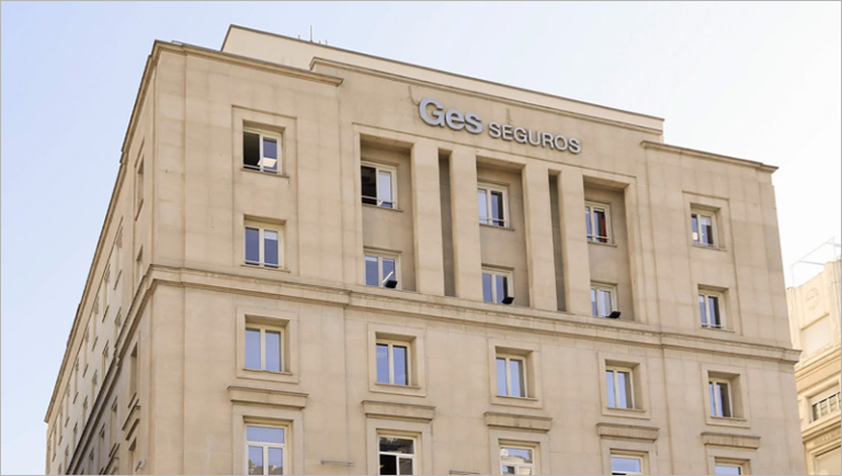 Los sistemas de regulación constante de Dinuy optimizan el uso de la luz del edificio GES ...