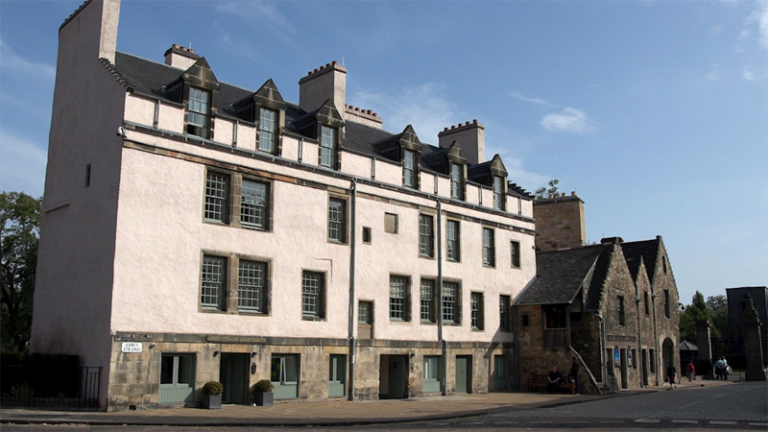 La residencia real Abbey Strand utiliza la tecnología de ABB para automatizar parte del edificio ...
