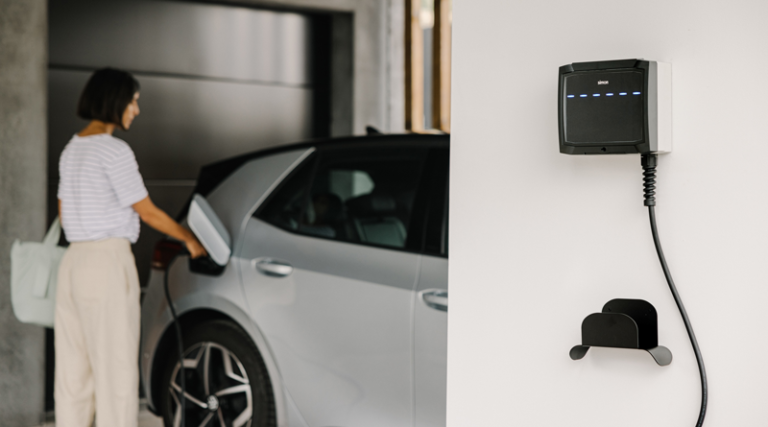 El nuevo cargador de vehículo eléctrico Simon SM34 impulsa la movilidad eléctrica en los hogares ...